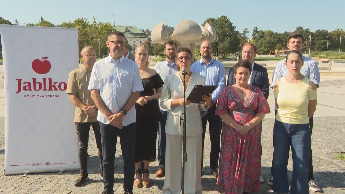 Strana Jablko z kandidátky Demokratov neodstúpi. Ďuriš Nicholsonová ...