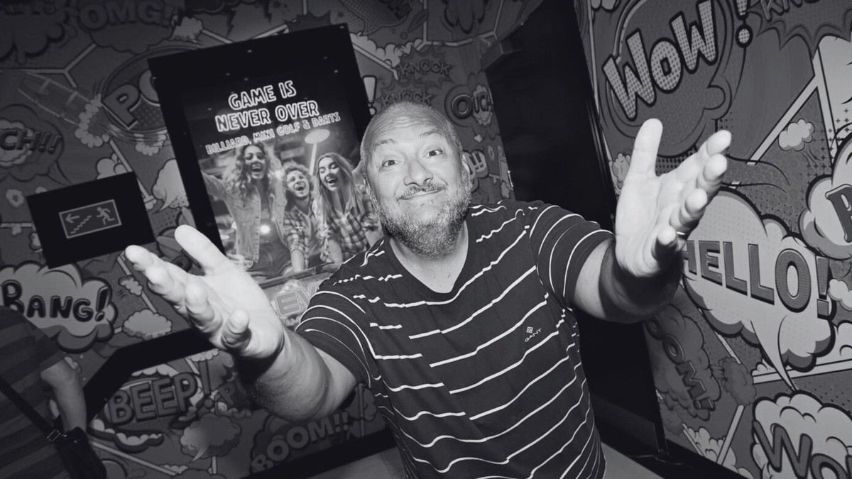 Zomrel moderátor Patrik Hezucký. Mal iba 55 rokov | TVNOVINY.sk