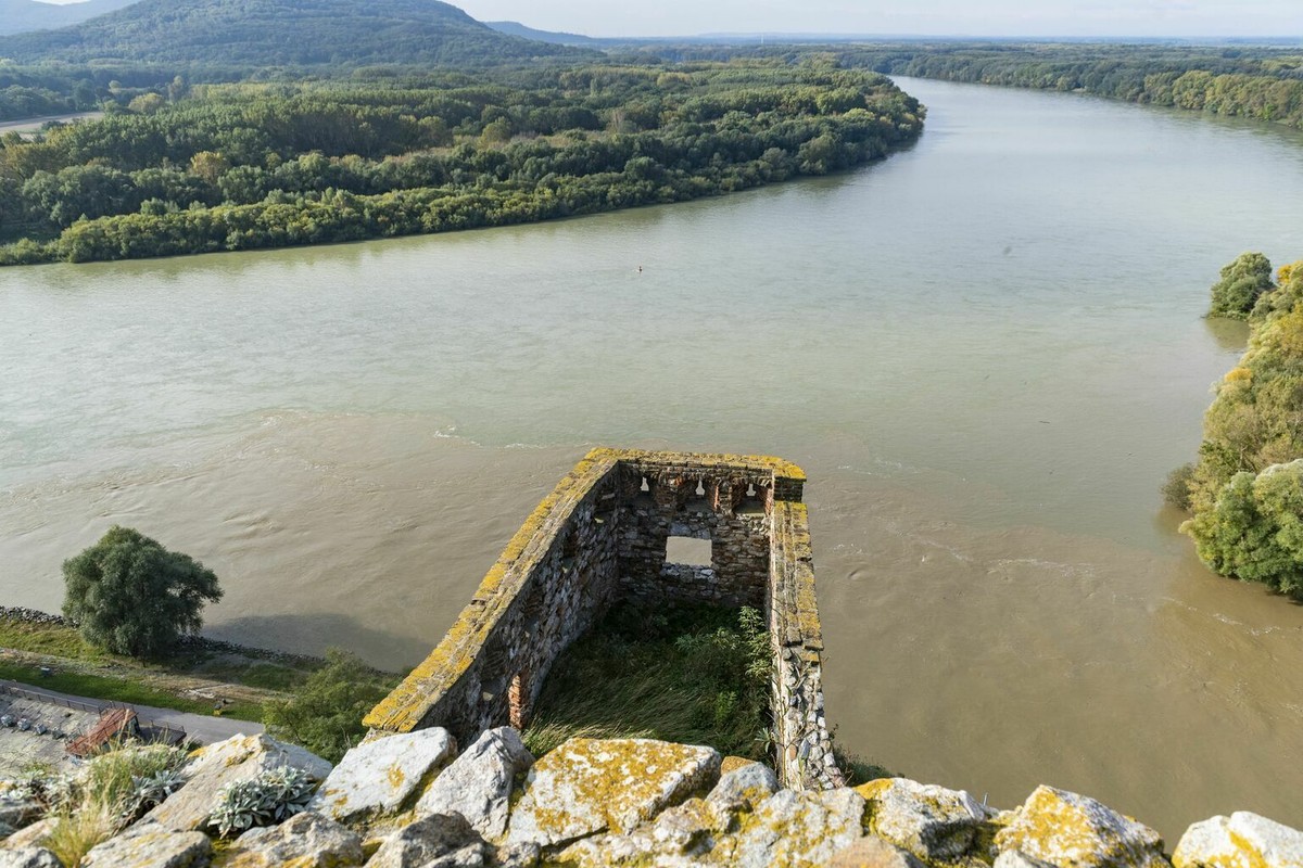 VIDEO: Rieka Morava začala v Devíne tiecť opačným smerom | TVNOVINY.sk