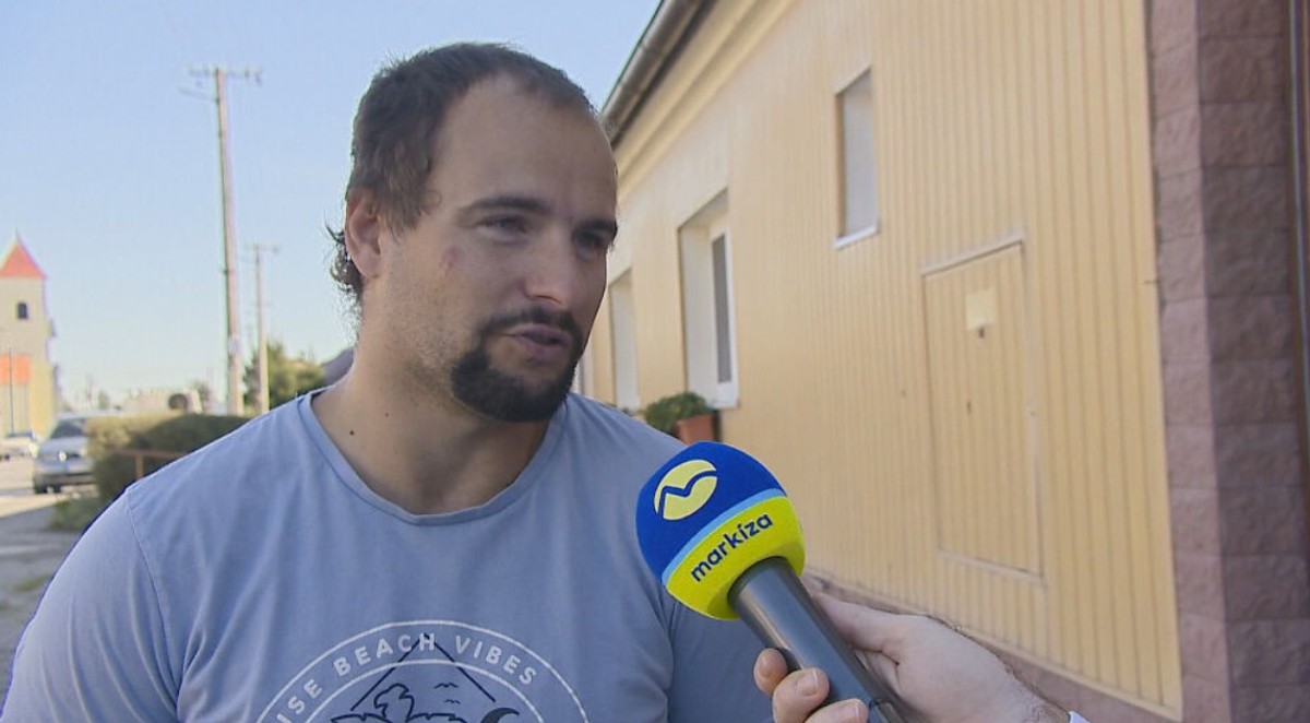 Lietadlo sa zrútilo za domom bývalého hasiča. Opisuje chvíle krátko po ...