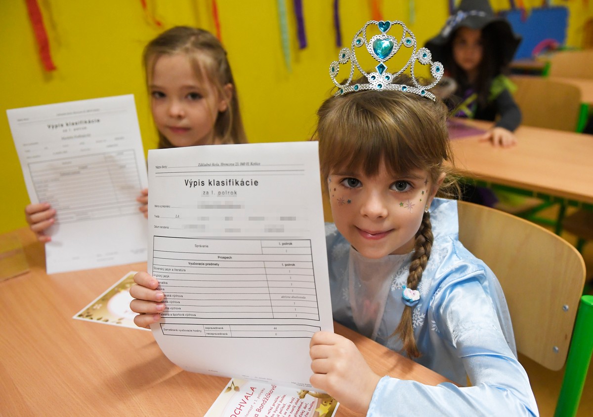 Psychologička o polročnom vysvedčení: Pre dieťa je často dostatočným ...