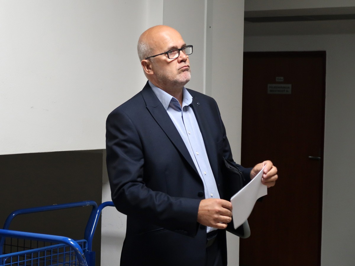 Bývalý dekan z UK Milan Trizna dostal za korupciu podmienku i peňažný ...