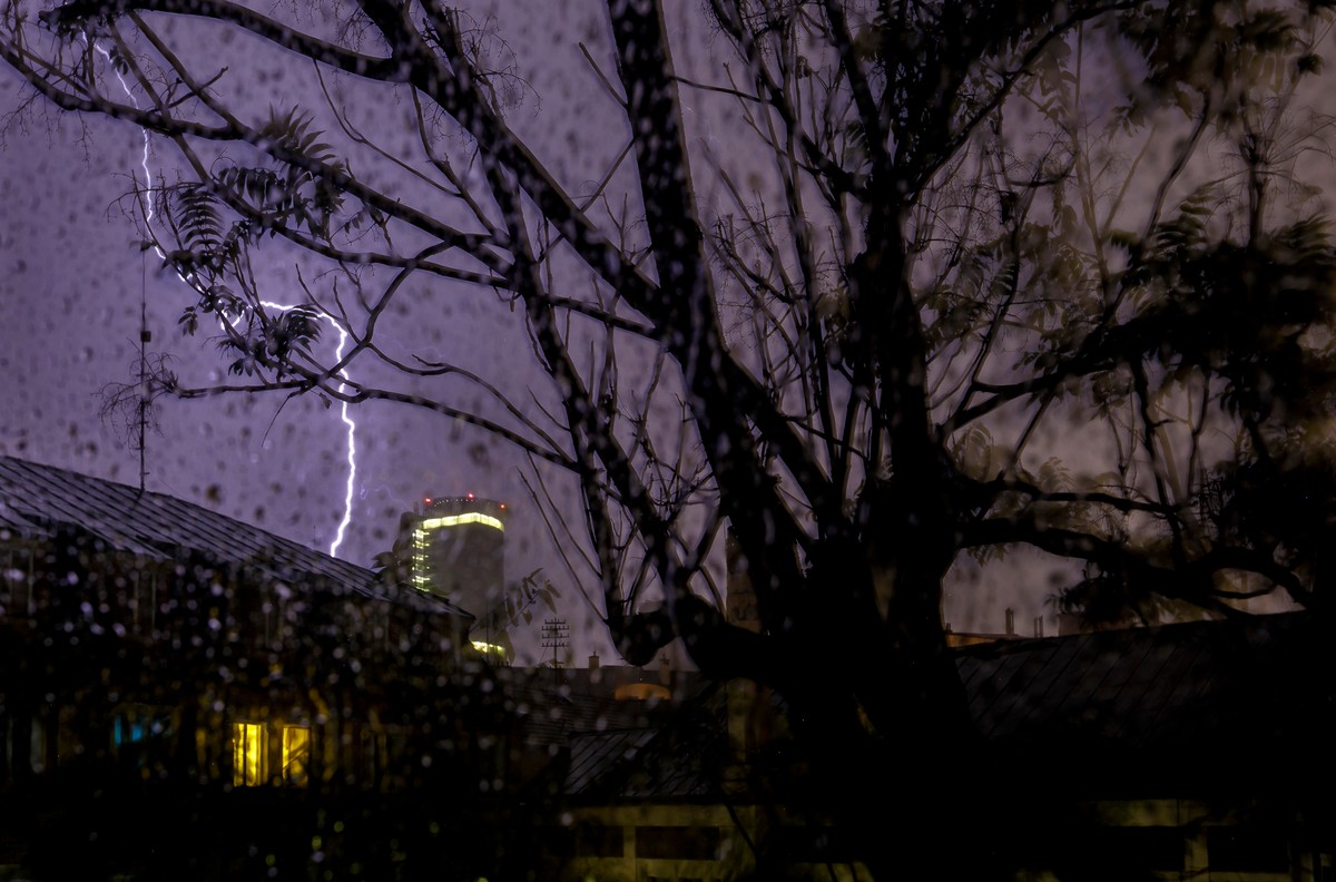 SHMÚ vydal výstrahy pred búrkami a povodňami | TVNOVINY.sk