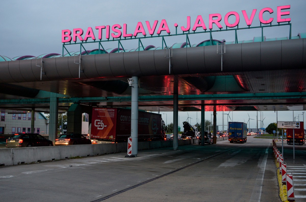 Hraničný priechod Jarovce-Kittsse uzatvárajú v oboch smeroch | TVNOVINY.sk