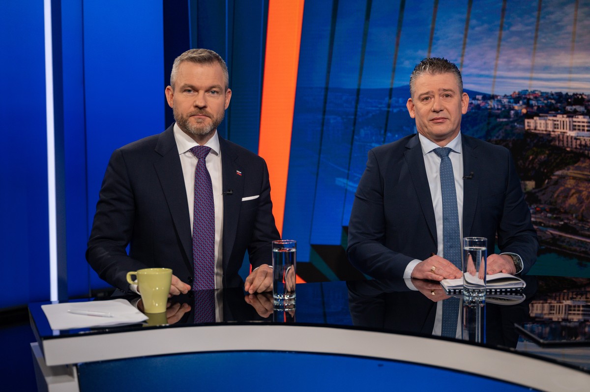 Jeden z divákov sa opýtal ministra Mikulca, či mu ešte idú tie fejkové ...