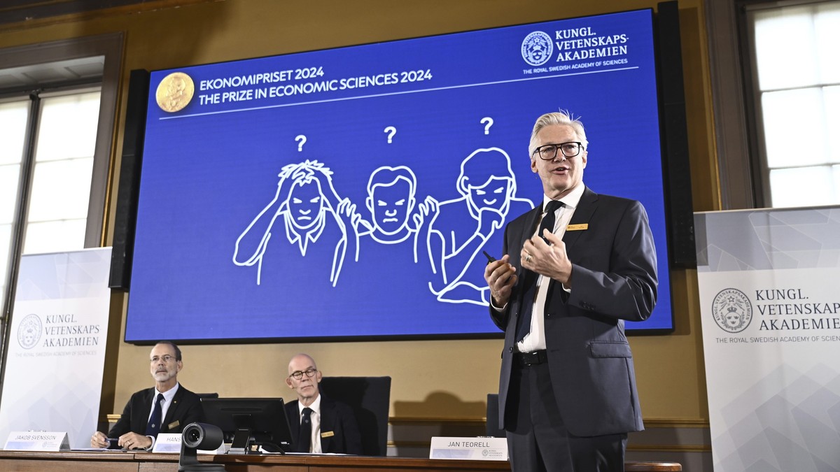 Udelili Nobelovu cenu za ekonómiu. Získali ju traja vedci za výskum ekonomickej nerovnosti medzi ...