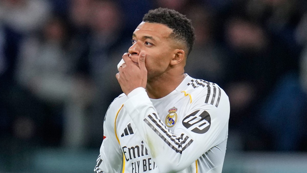 Tréner Realu Madrid má pre Mbappého jasný odkaz: Ak to neurobí, nevie ...