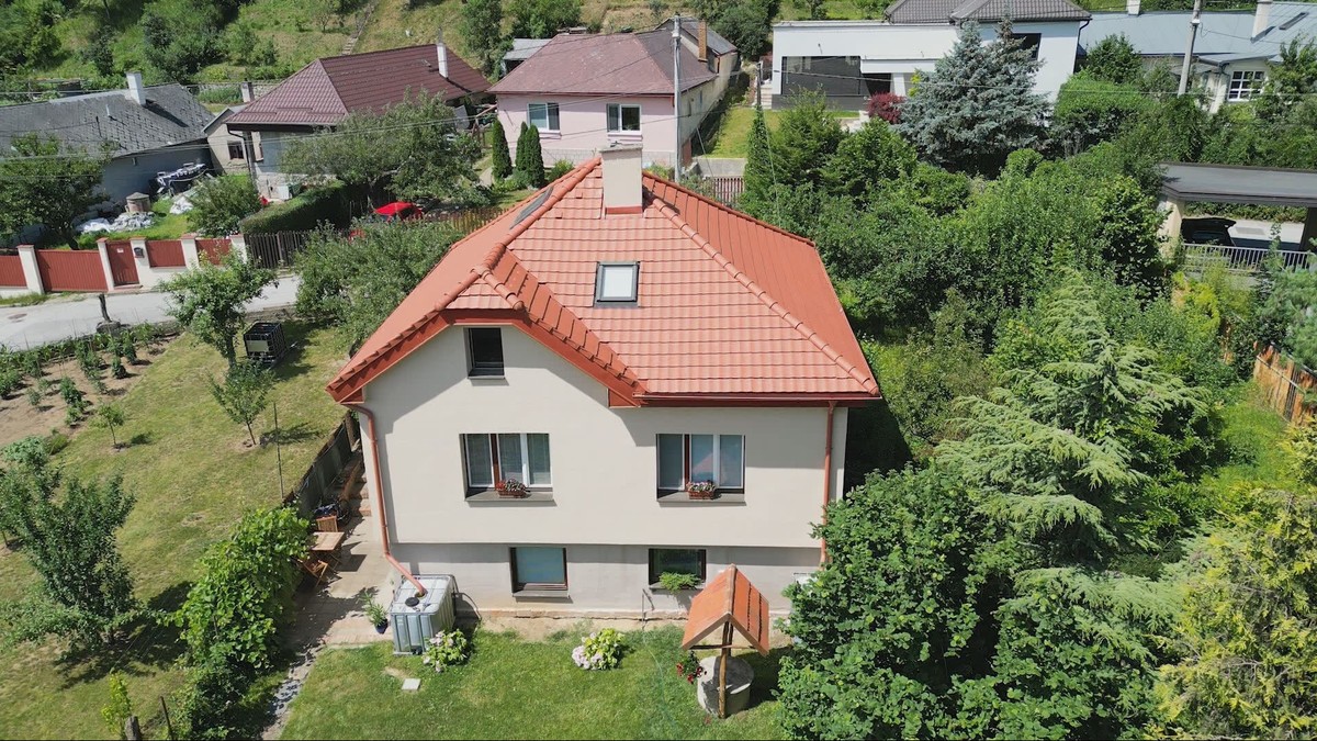 Štát ide rozdať 36 miliónov eur na obnovu domov. Pozrite si, či budete ...