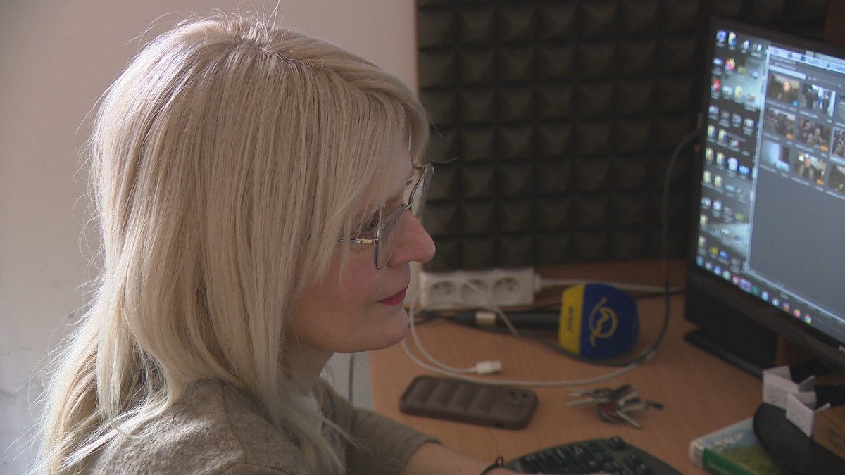 Za minútovou reportážou sú hodiny práce: Takto vyzerá deň s redaktorkou ...