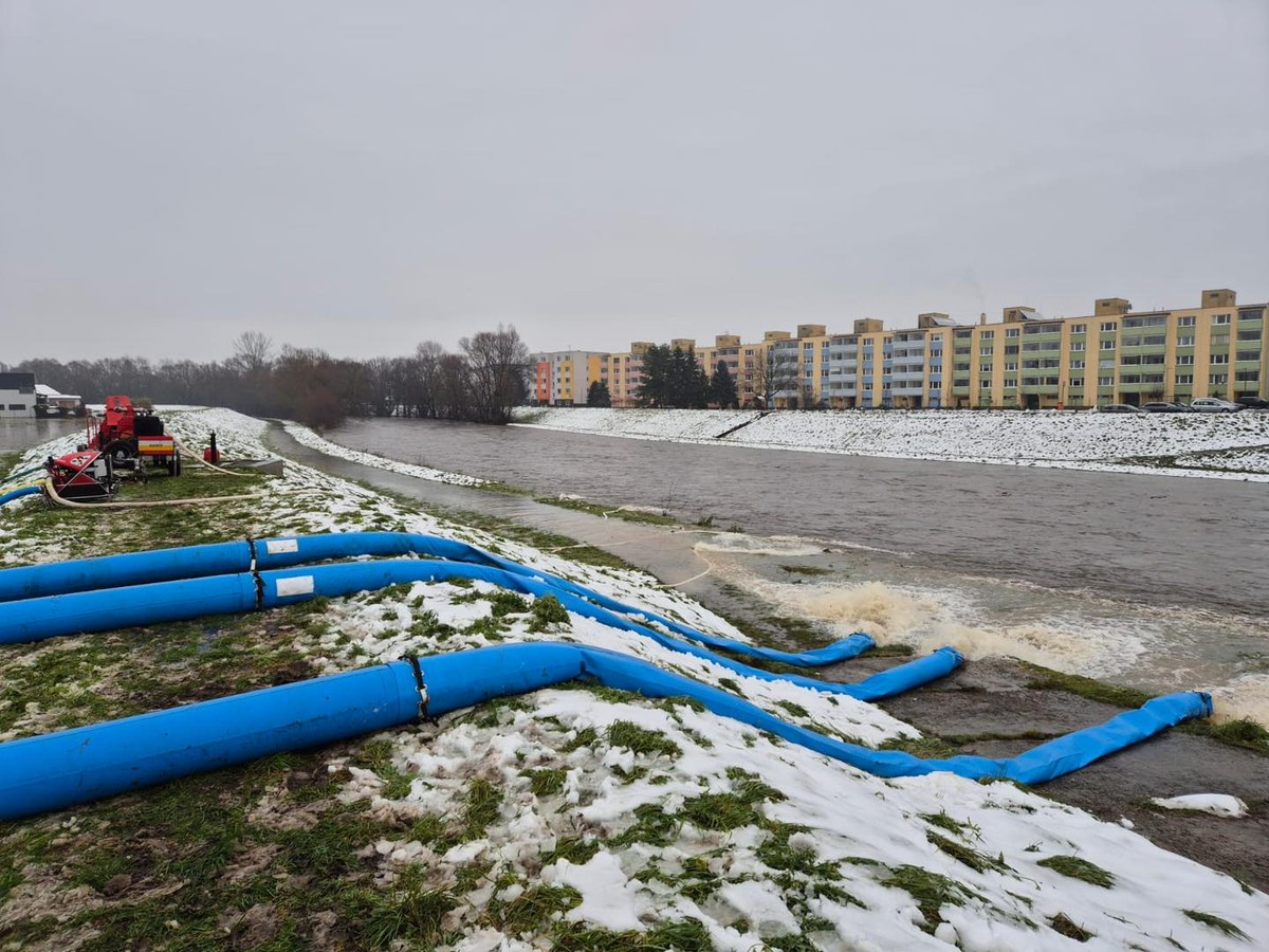 Zaplavené letisko na Sliači má najhoršie za sebou. Najkritickejšia ...