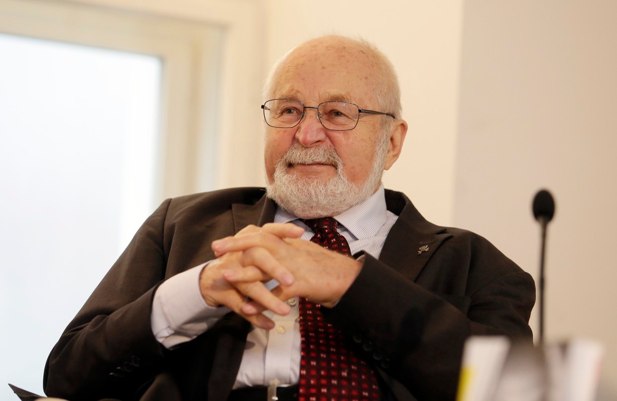 Vo veku 92 rokov zomrel zakladateľ Nadácie Charty 77 František Janouch ...