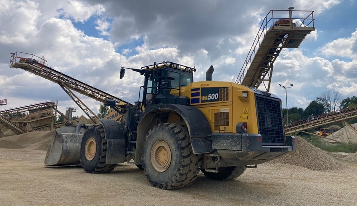 Na štrkovisku na západnom Slovensku zahynul pracovník. Mal ho zachytiť ...