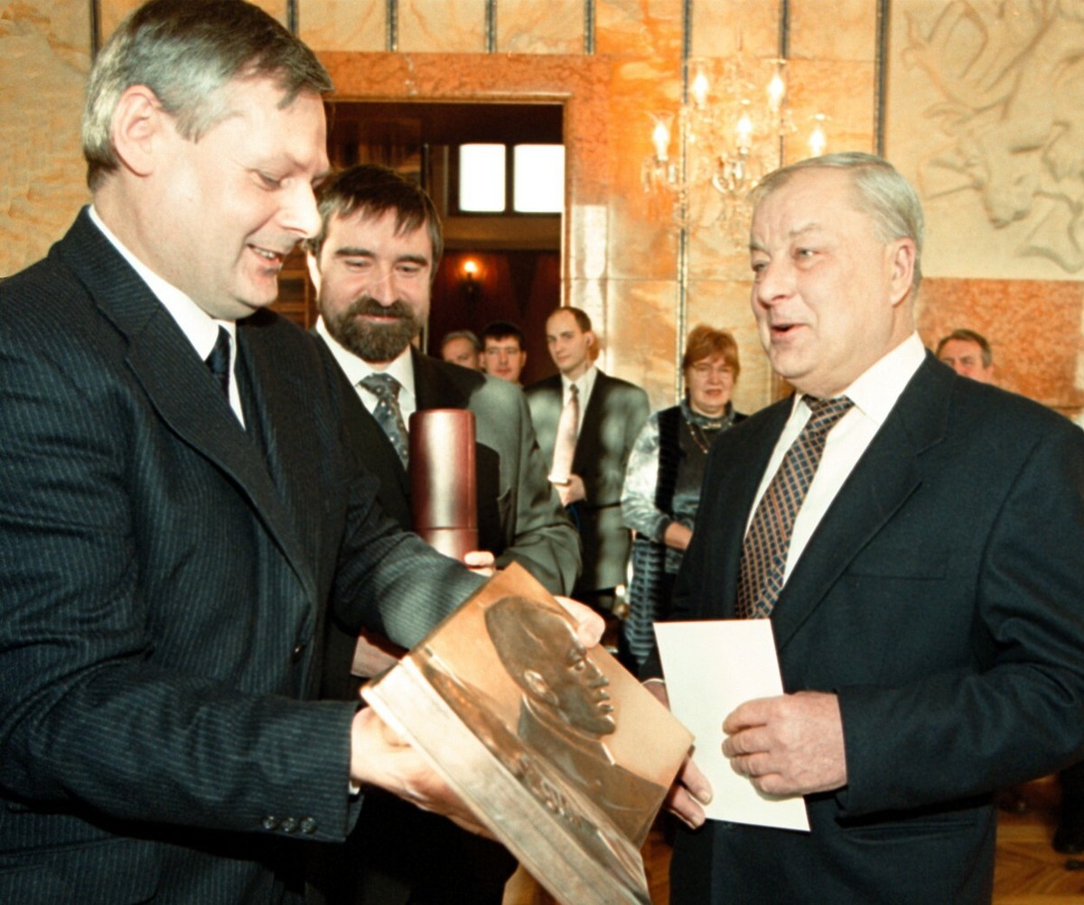 Zomrel dramatik Josef Topol, signatár Charty 77 | TVNOVINY.sk