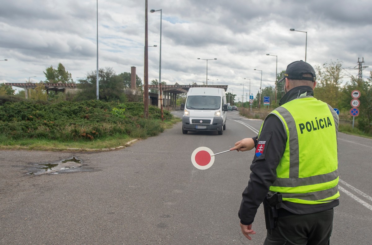 Kontroly na hraniciach s Maďarskom sa opäť predĺžia o ďalší mesiac | TVNOVINY.sk