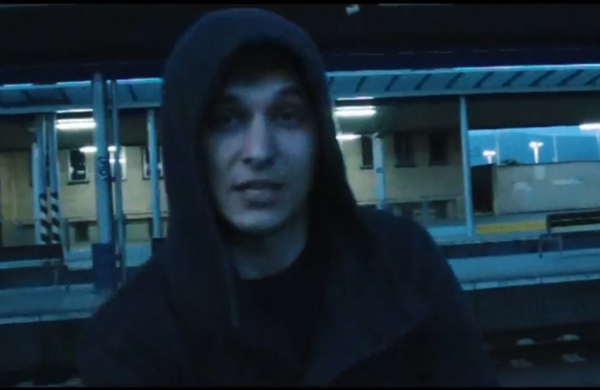 Mladý slovenský raper sa v novej skladbe naváža do Fica! | TVNOVINY.sk