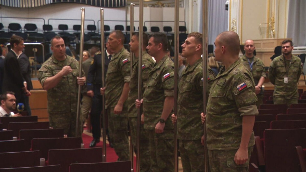 Zuzanu Čaputovú už o týždeň vystrieda v paláci Peter Pellegrini ...