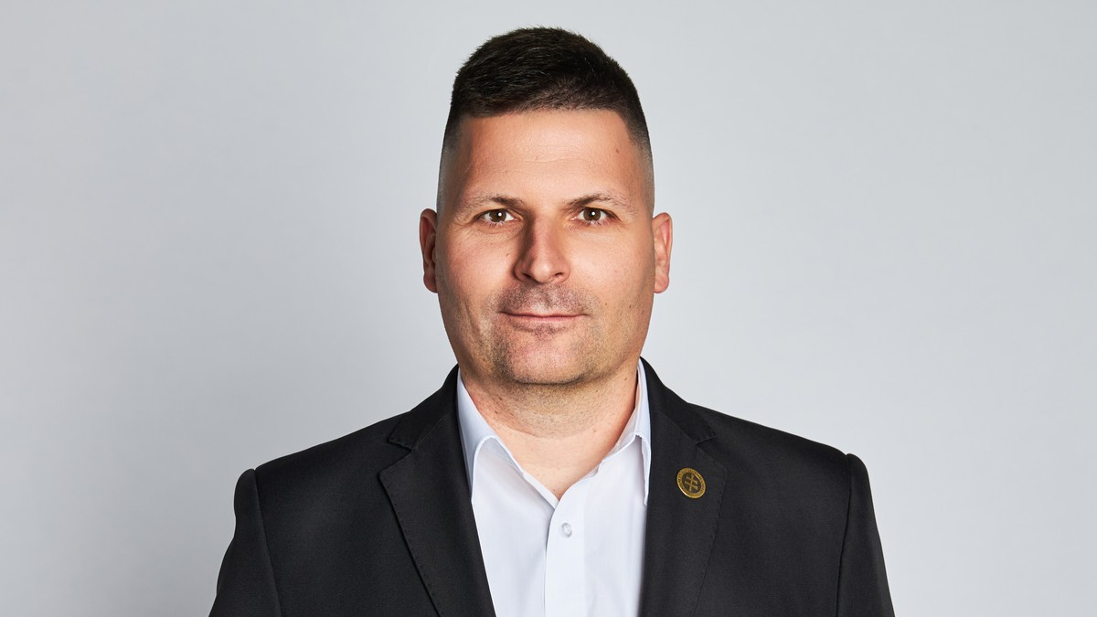 Róbert Švec odstupuje z prezidentských volieb v prospech Štefana ...