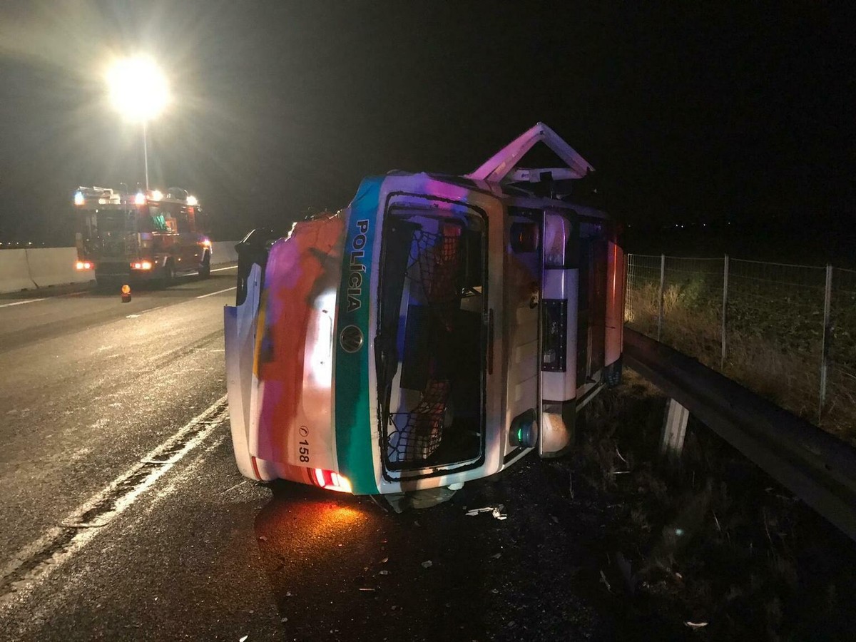 Nehoda na D1: Do vozidla mýtnej polície narazilo auto, na mieste boli ...