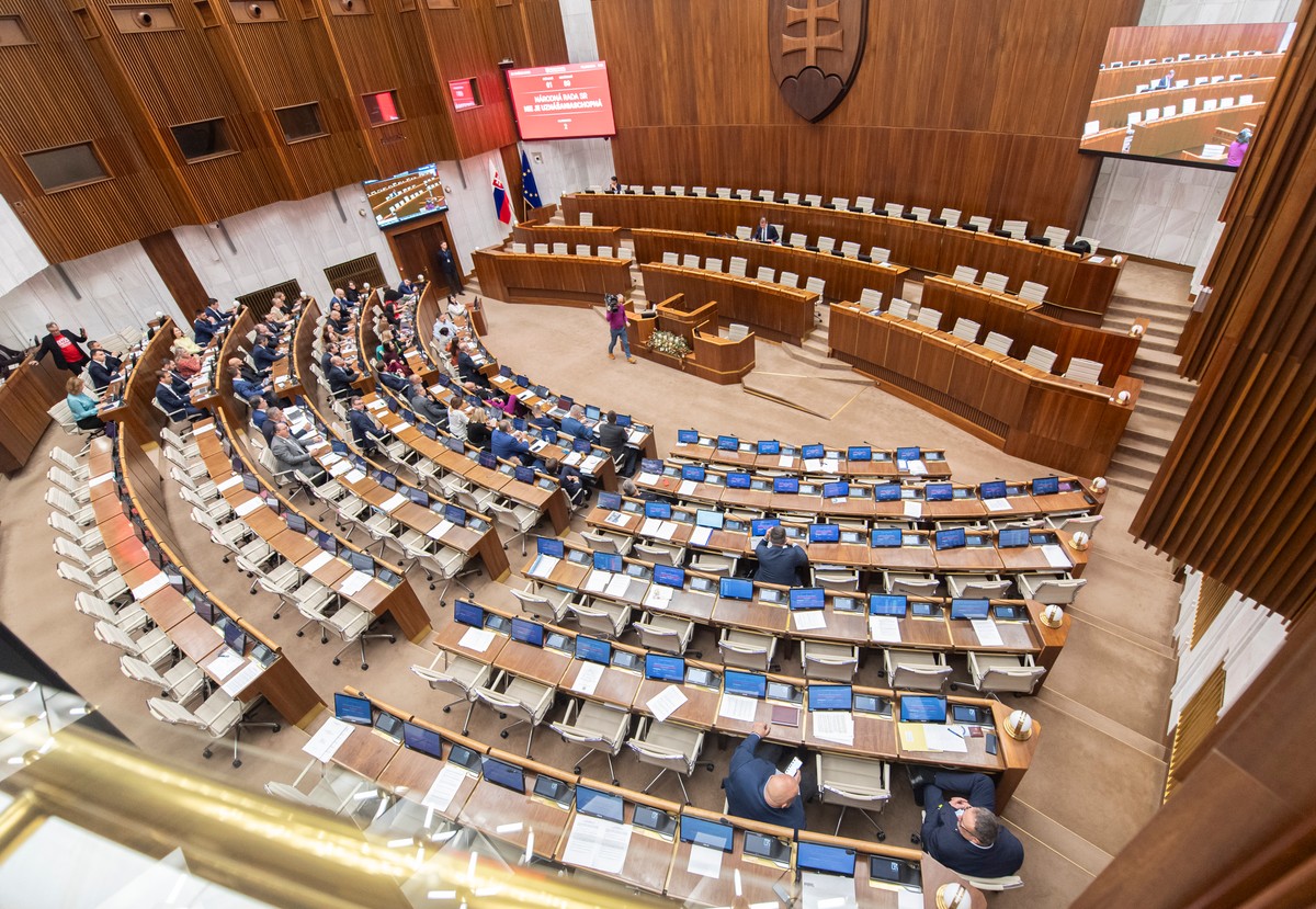Exkluzívny prieskum: Takmer polovica voličov si želá predčasné voľby ...