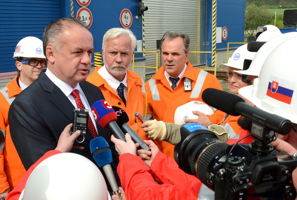 Prezident Kiska navštívil U.S.Steel. Ocenil jeho pomoc regiónu ...