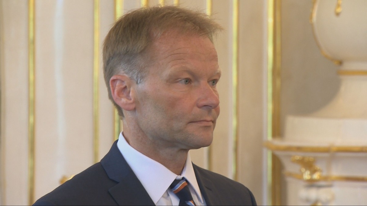 OLAF vyšetruje vážne podozrenia, v ktorých sa spomína exminister Vazil ...