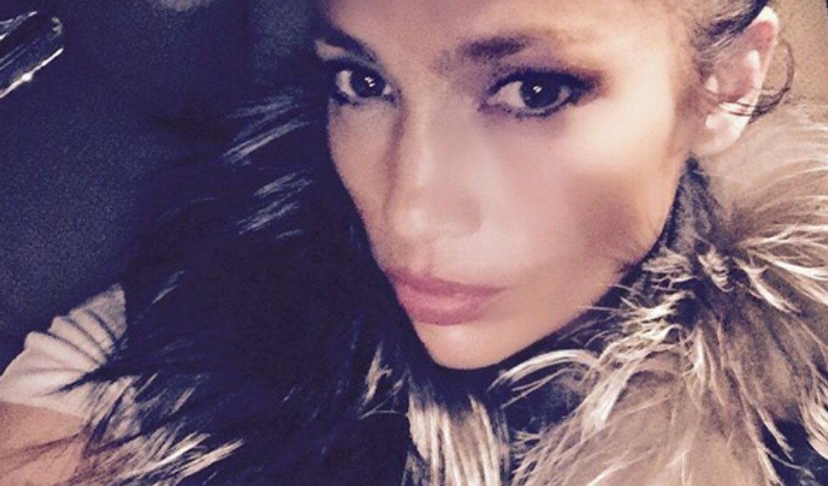 Ako to tá žena robí? Jennifer Lopez bez mejkapu ako bábika | TVNOVINY.sk