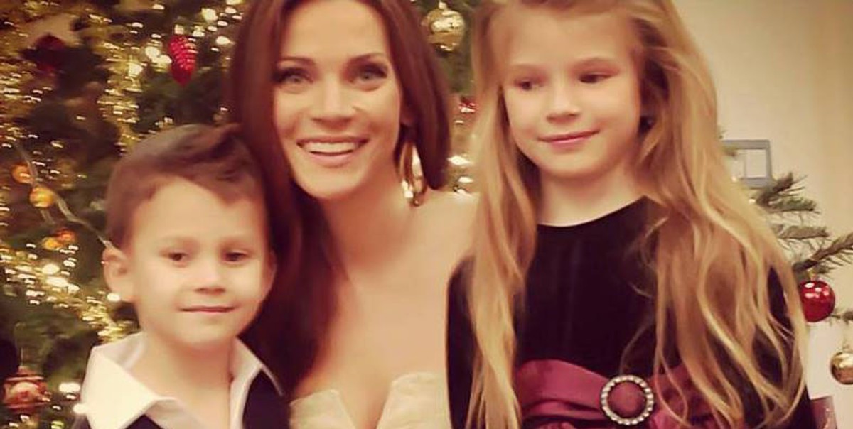 Krásna rodina pod stromčekom. Andrea Verešová s deťmi, ale bez manžela ...