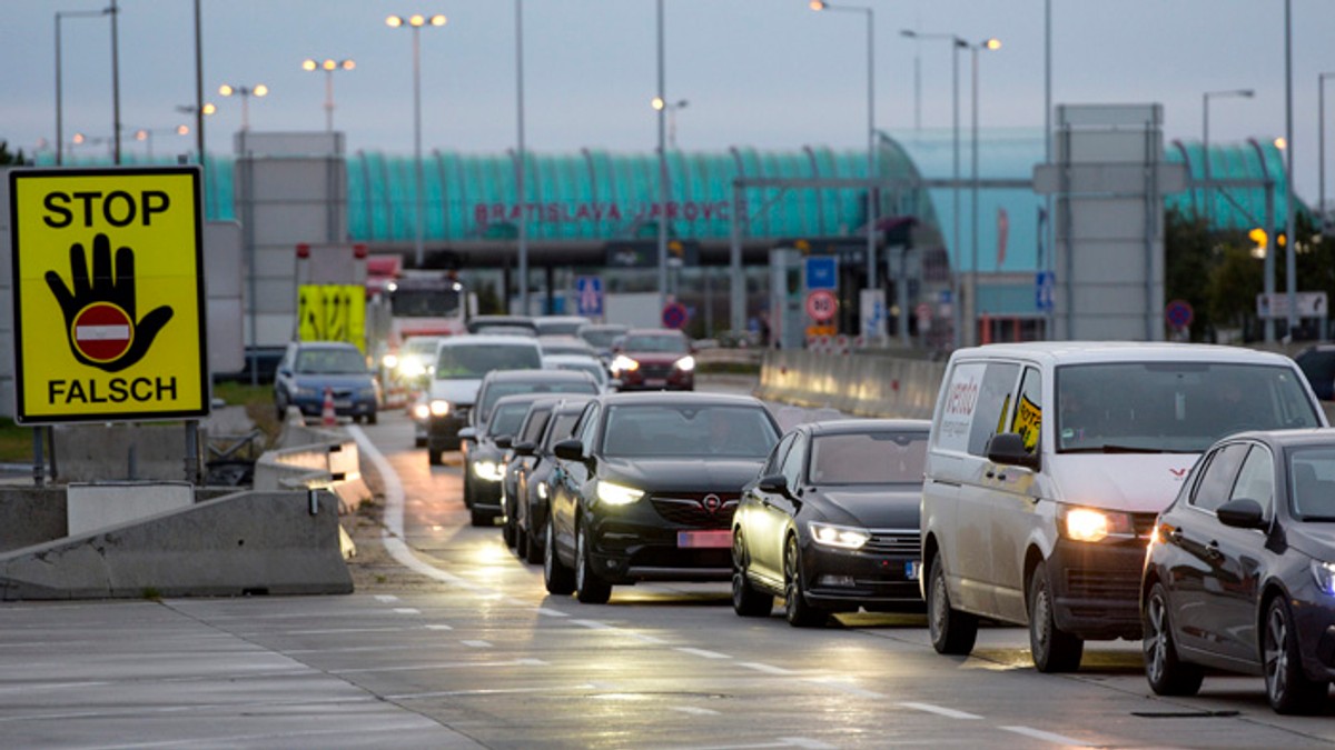 Po Česku predlžuje kontroly na hranici so Slovenskom aj Rakúsko | TVNOVINY.sk