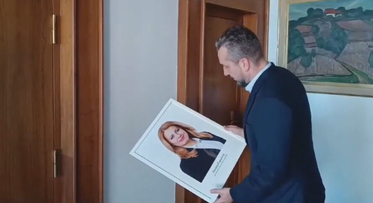 Blaha cúvol a zvesenie obrazu považuje za chybu. Oznámil Pellegrini ...