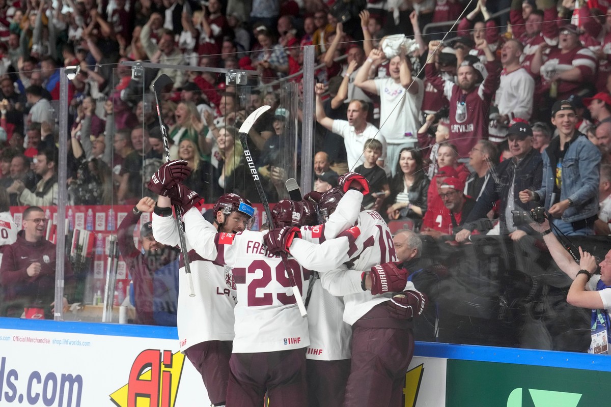 VIDEO: Valábik to veštil, asi sme sa modlili slabo. Lotyši vyhrali po predĺžení a Slovensko na ...