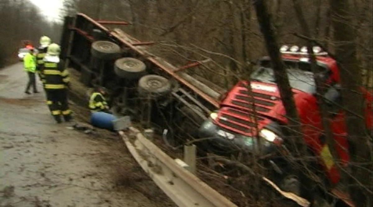 VIDEO: Hrozivo vyzerajúca nehoda so šťastným koncom pri Revúcej ...