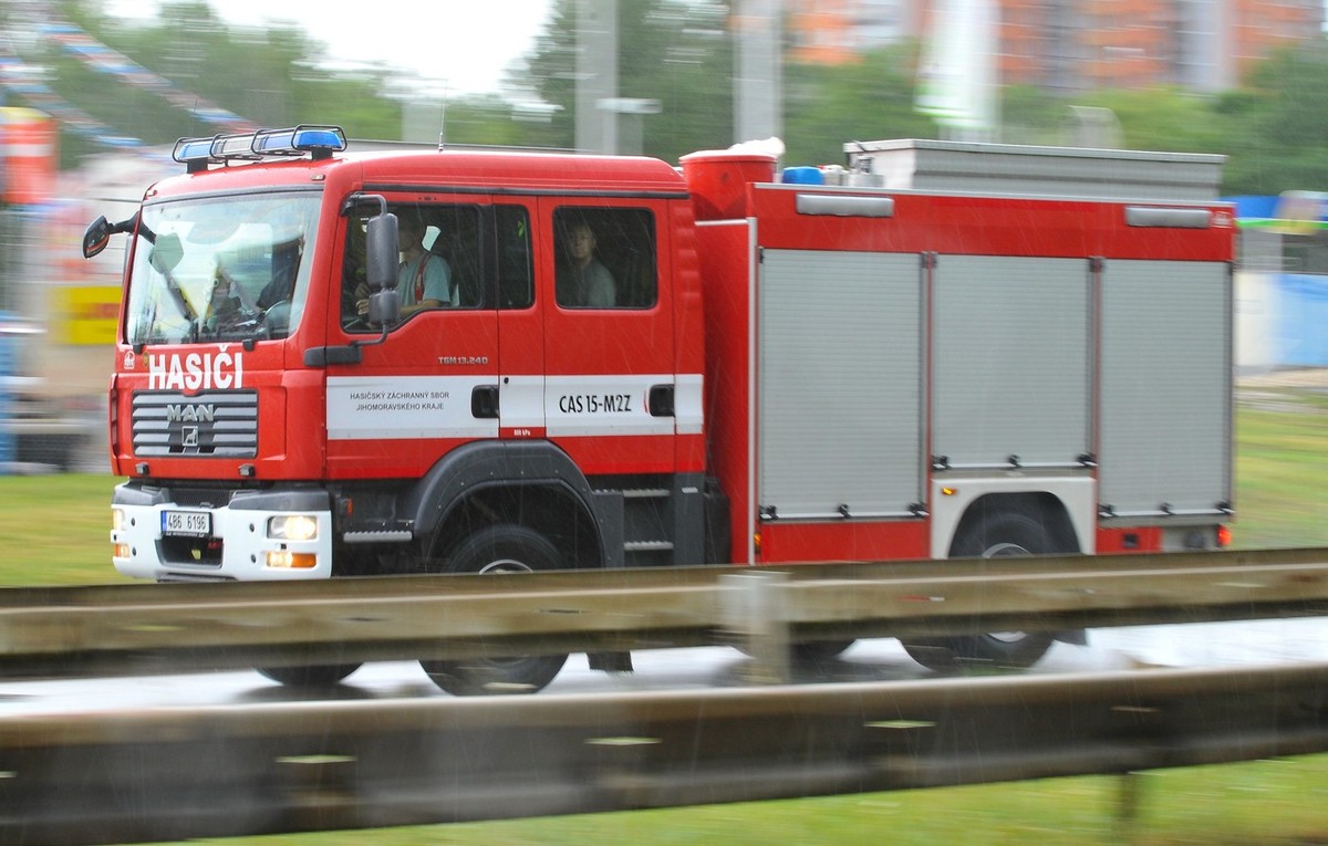 V Brne horí letisko. Hasiči vyhlásili tretí stupeň poplachu | TVNOVINY.sk