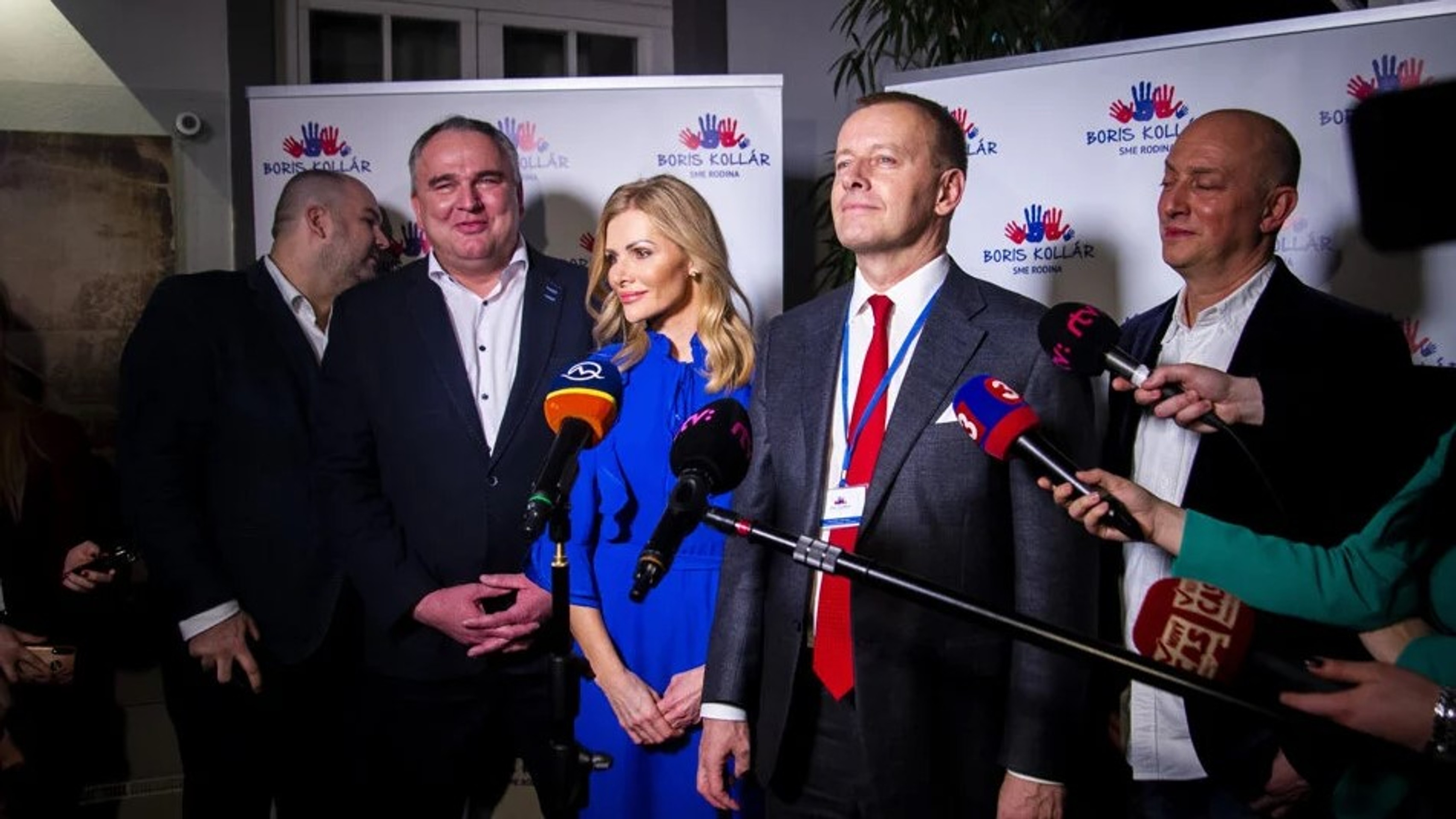 Členovia hnutia Sme rodina. Zľava Peter Pčolinský, Jozef Lukáč, Petra ...